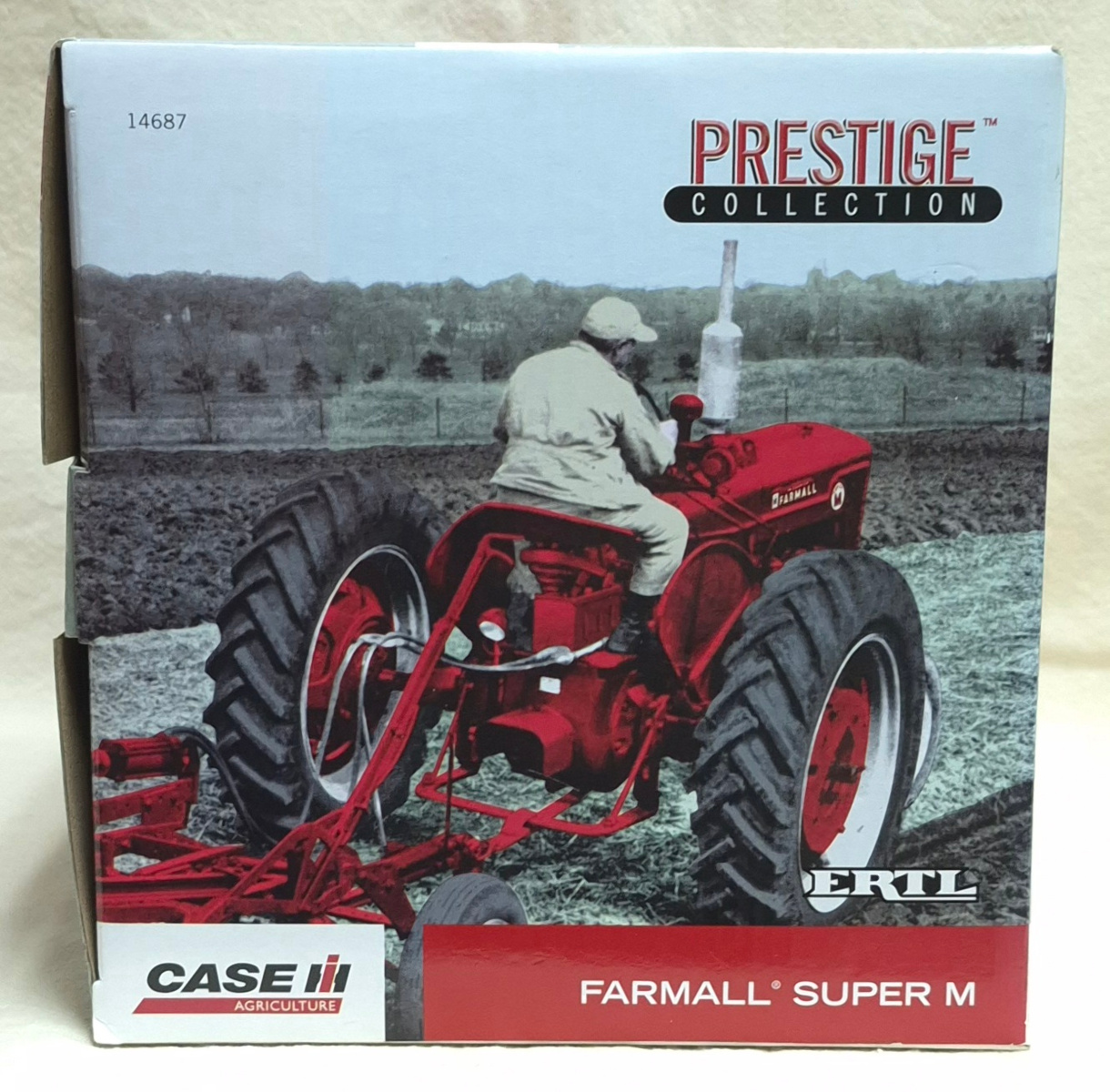 ERTL Prestige Collection Die-cast Case International Harvester Farmall ...